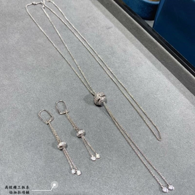 Official Piaget Necklaces