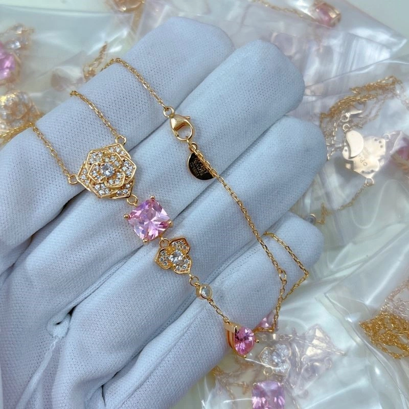 Discounted Piaget Necklaces