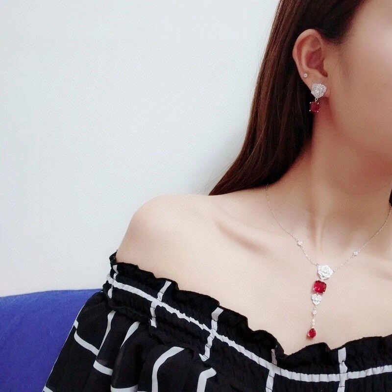 OEM Piaget Necklaces