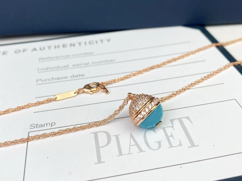 Accurate model Piaget Necklaces