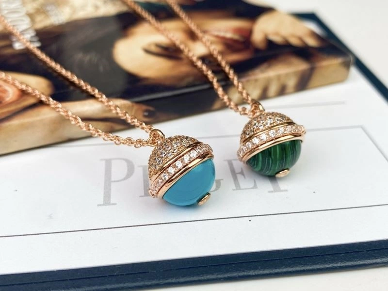 Accurate model Piaget Necklaces