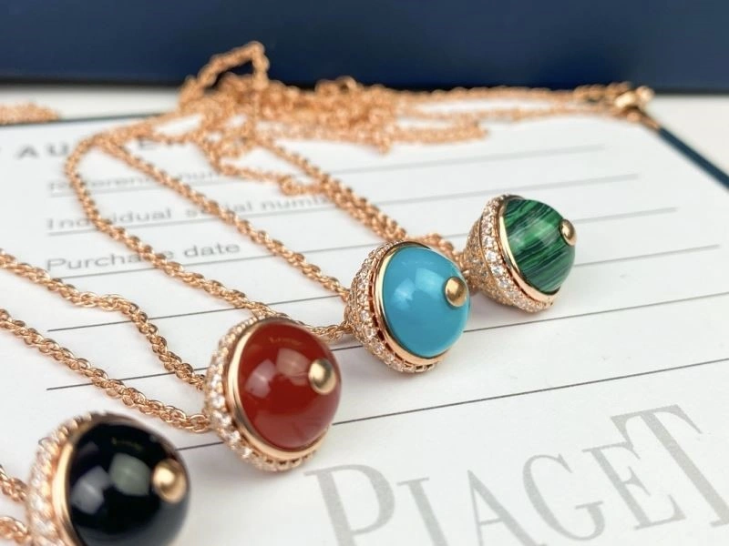 Accurate model Piaget Necklaces