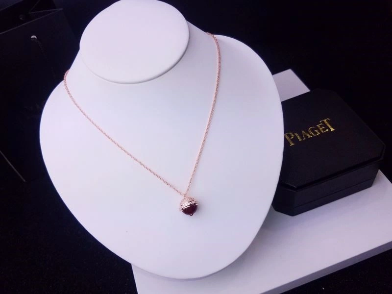 Top match Piaget Necklaces