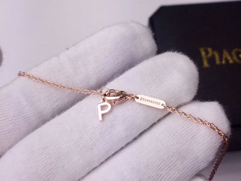 Top match Piaget Necklaces