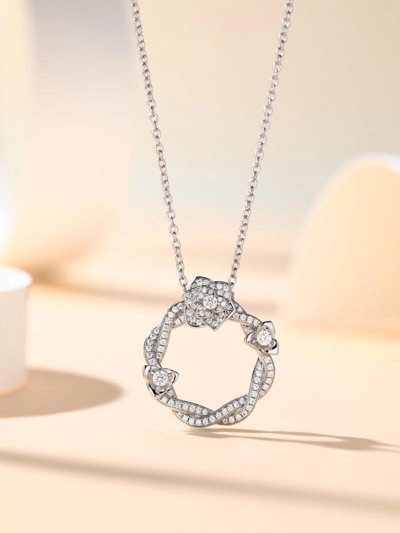 Low-cost Piaget Necklaces
