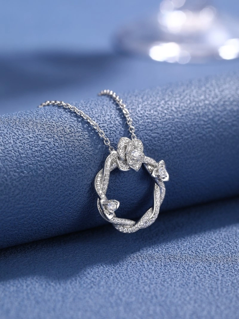 Low-cost Piaget Necklaces