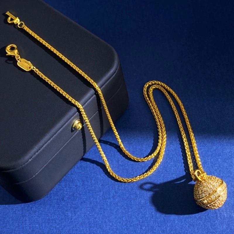 Budget-friendly Piaget Necklaces