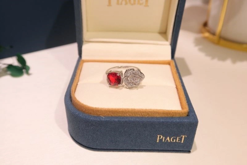 Brand-authenticated Piaget Rings