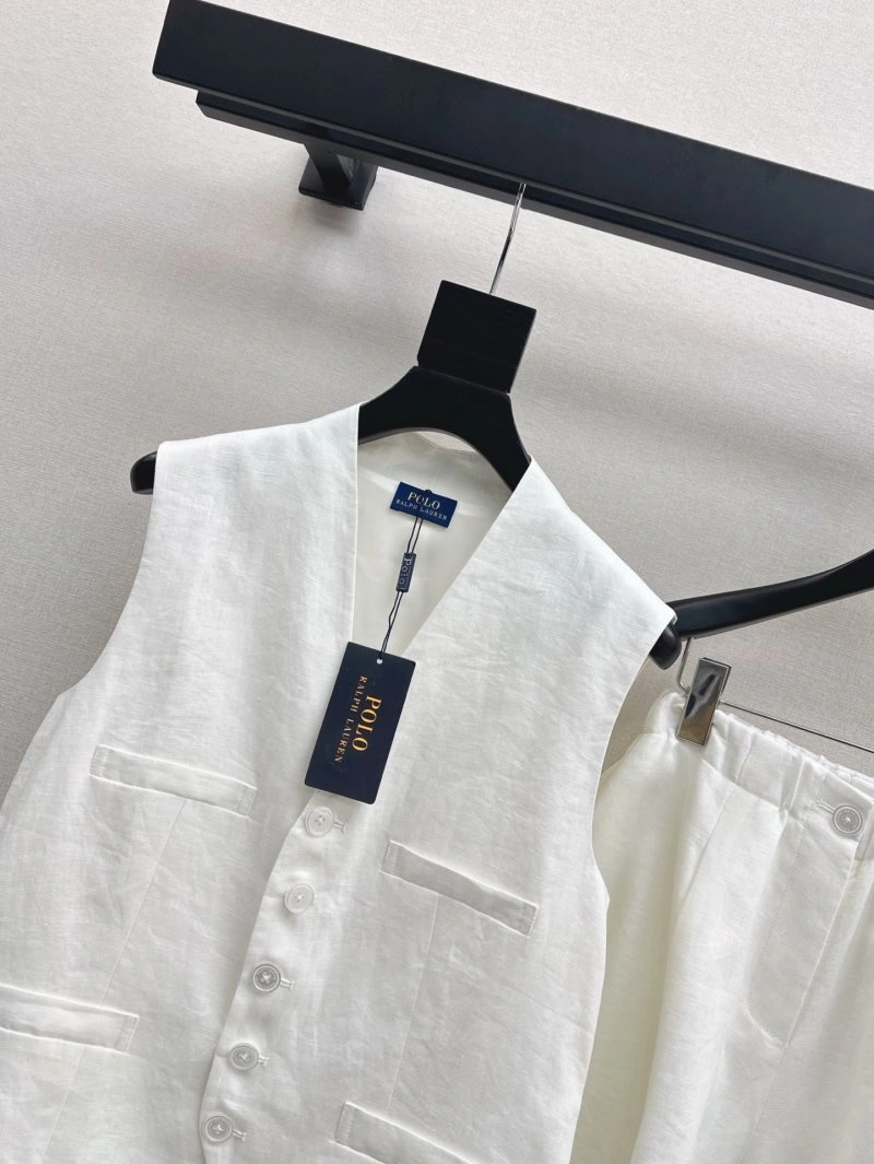 Indistinguishable Polo Short Suits