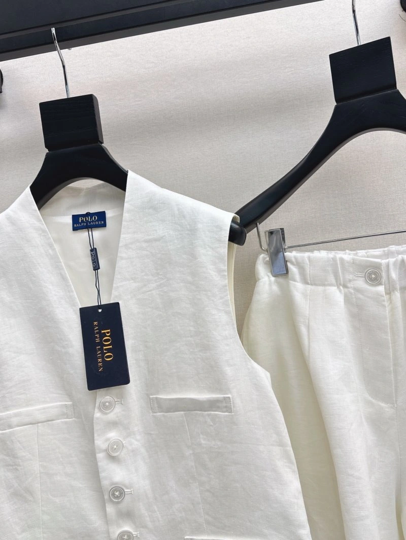 Indistinguishable Polo Short Suits