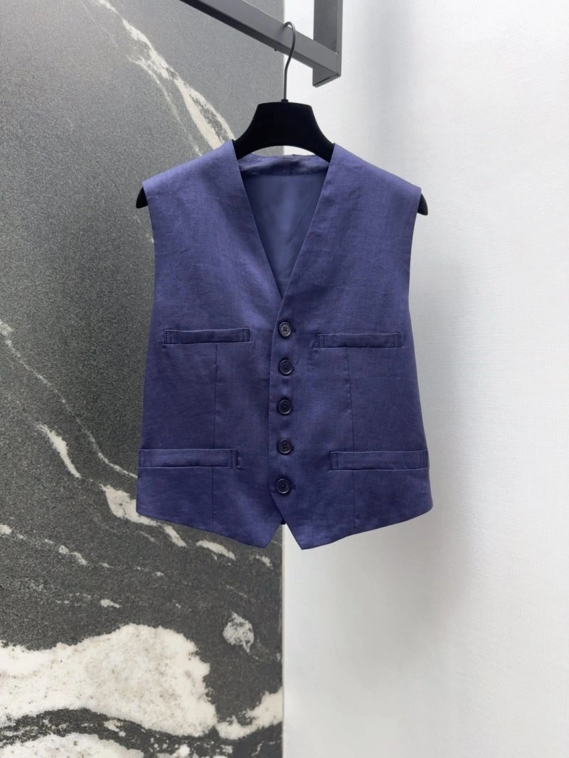 Indistinguishable Polo Short Suits