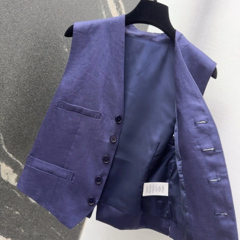 Indistinguishable Polo Short Suits