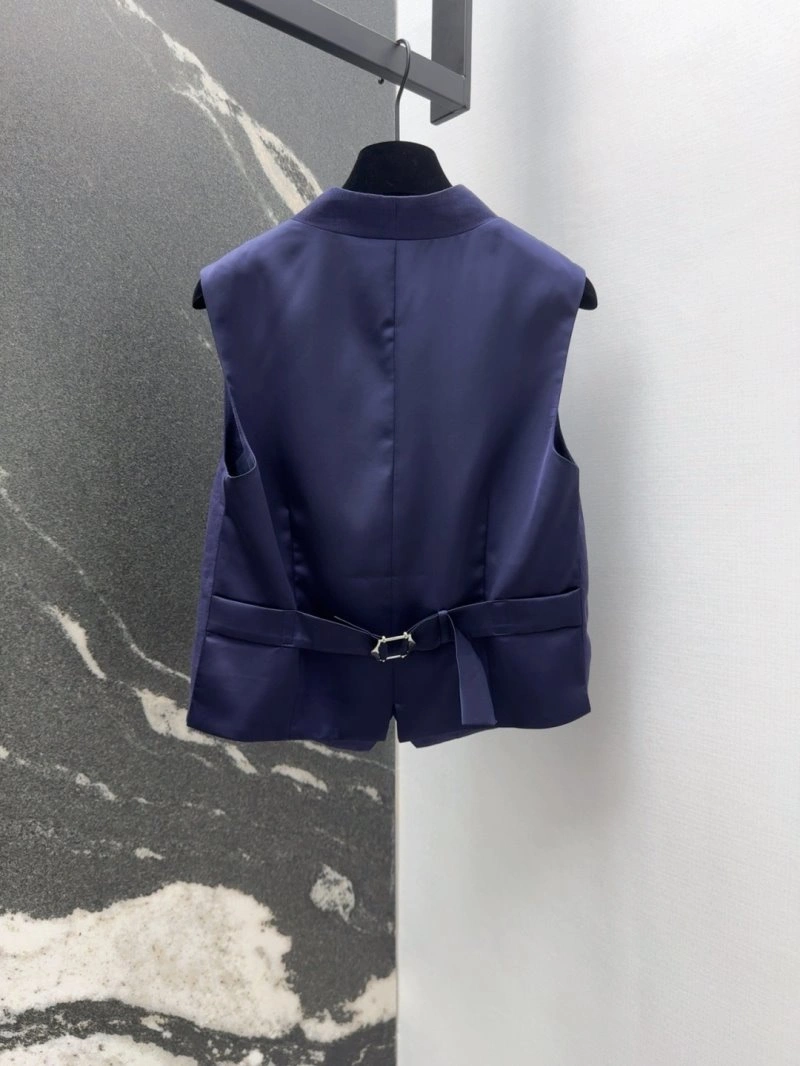 Indistinguishable Polo Short Suits