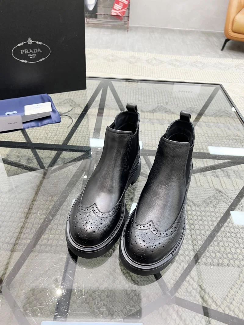 Top mirror Prada Boots
