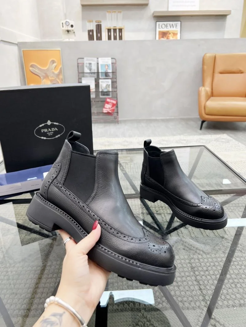 Top mirror Prada Boots
