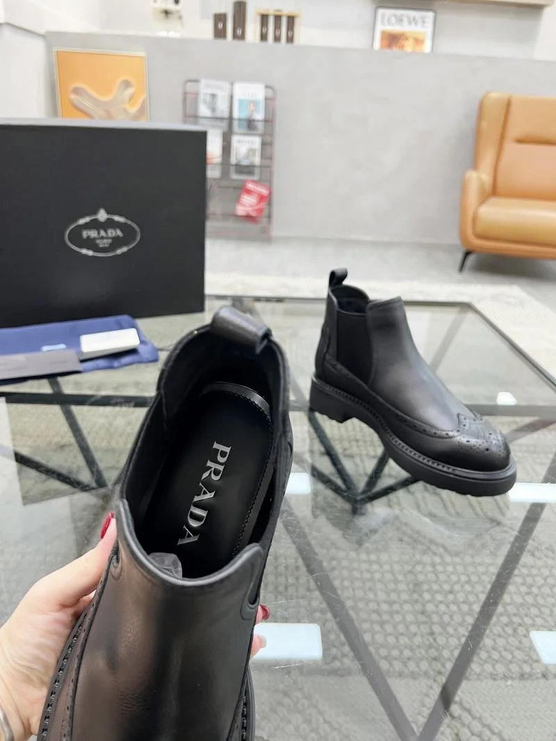 Top mirror Prada Boots