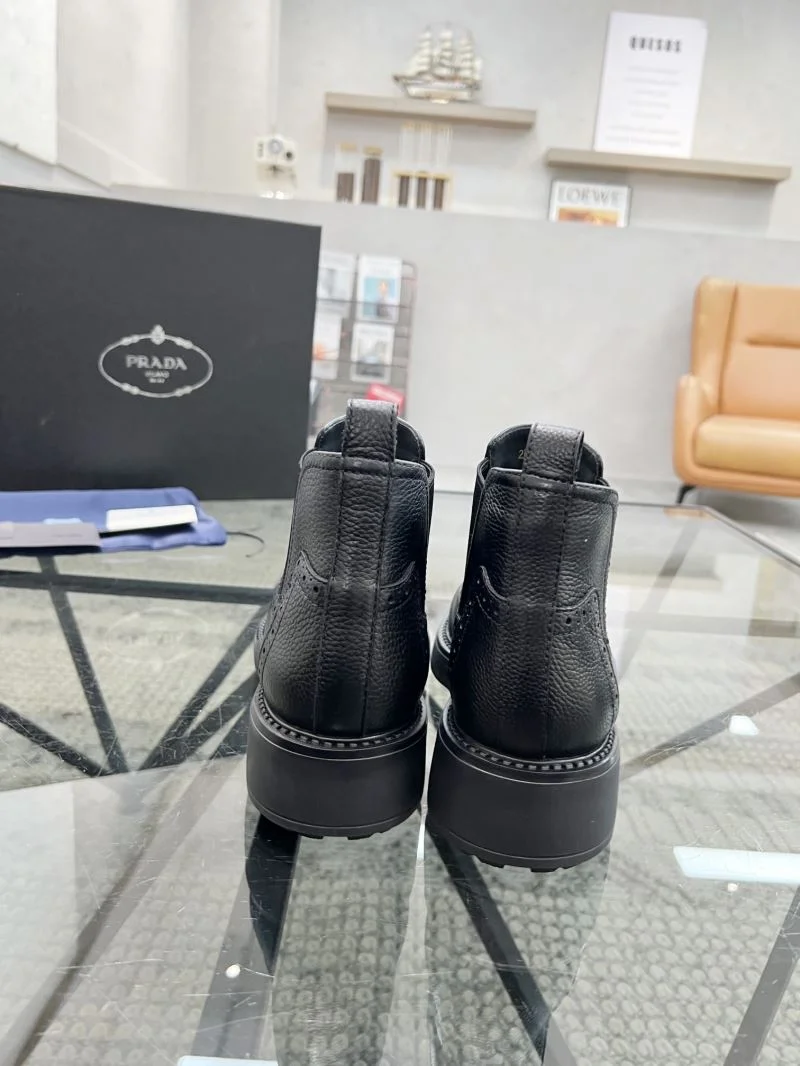 Top mirror Prada Boots