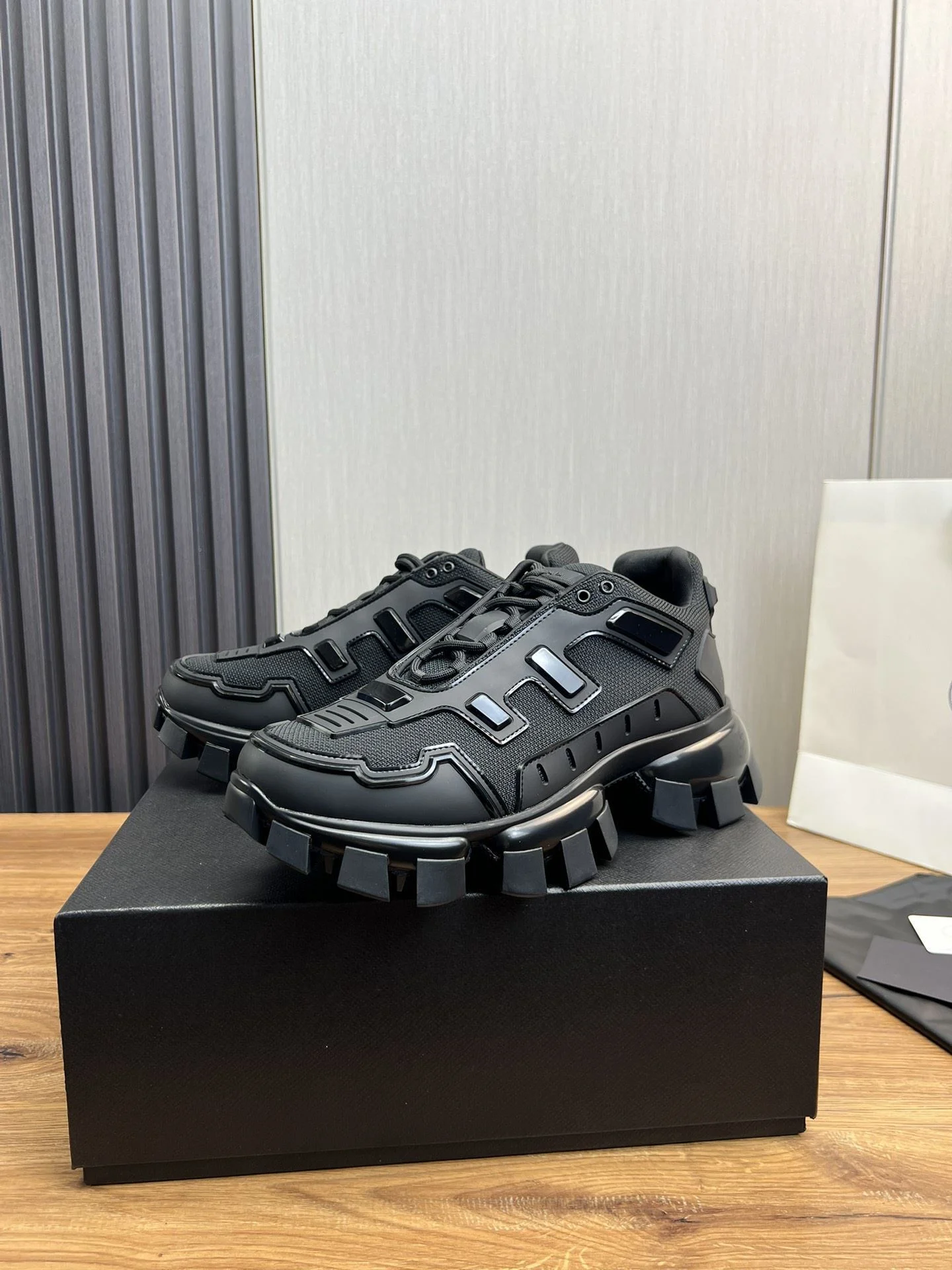 Top mirror Prada Boots