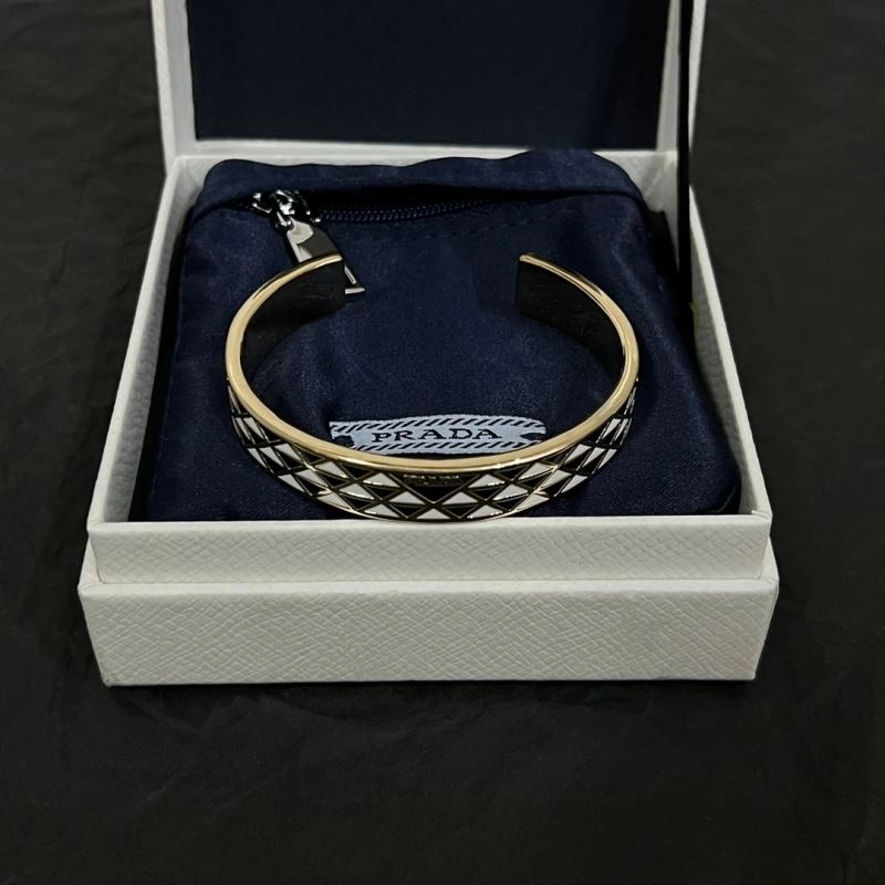 Accurate model Prada Bracelets