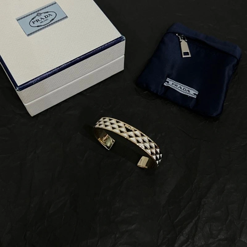 Accurate model Prada Bracelets
