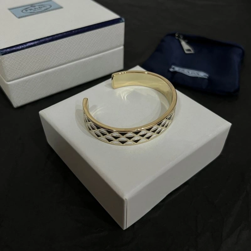 Accurate model Prada Bracelets