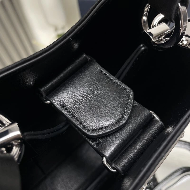 Accurate model Prada Bucket Bags