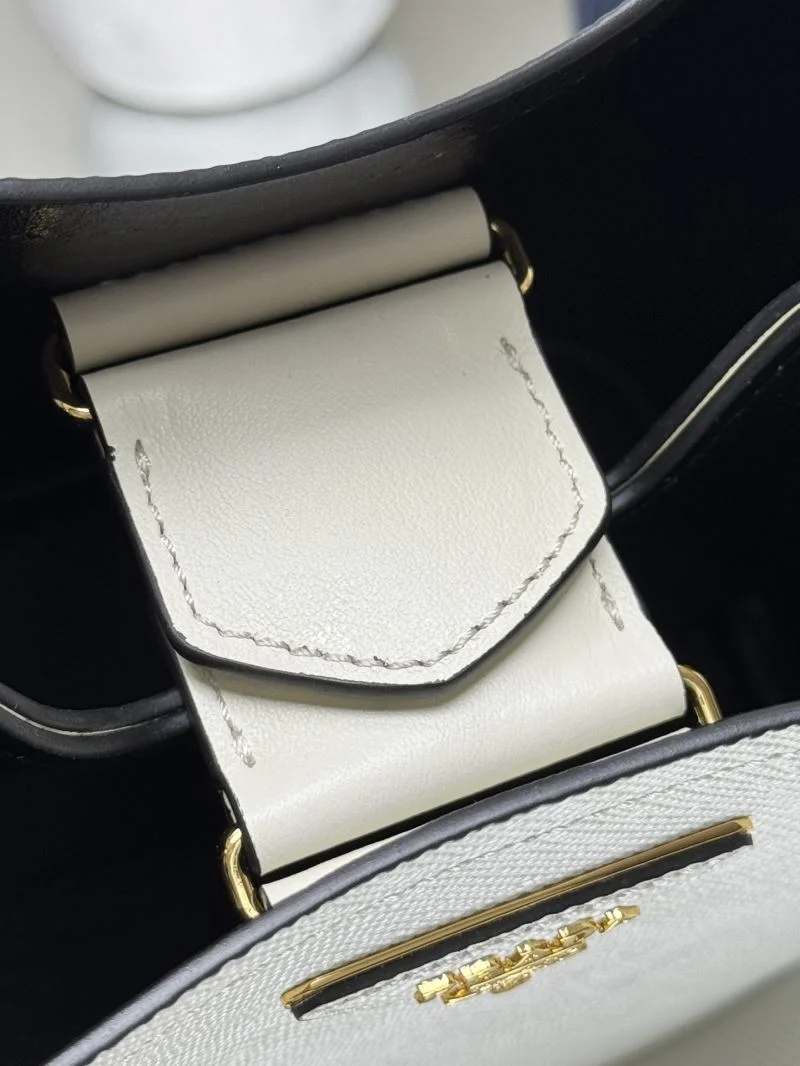 Accurate model Prada Bucket Bags
