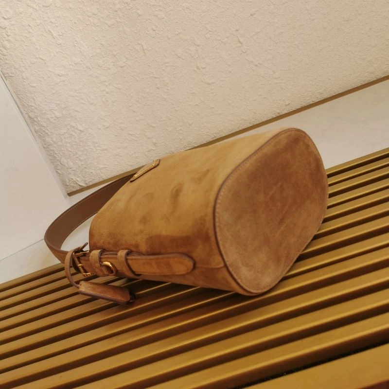 Accurate model Prada Bucket Bags