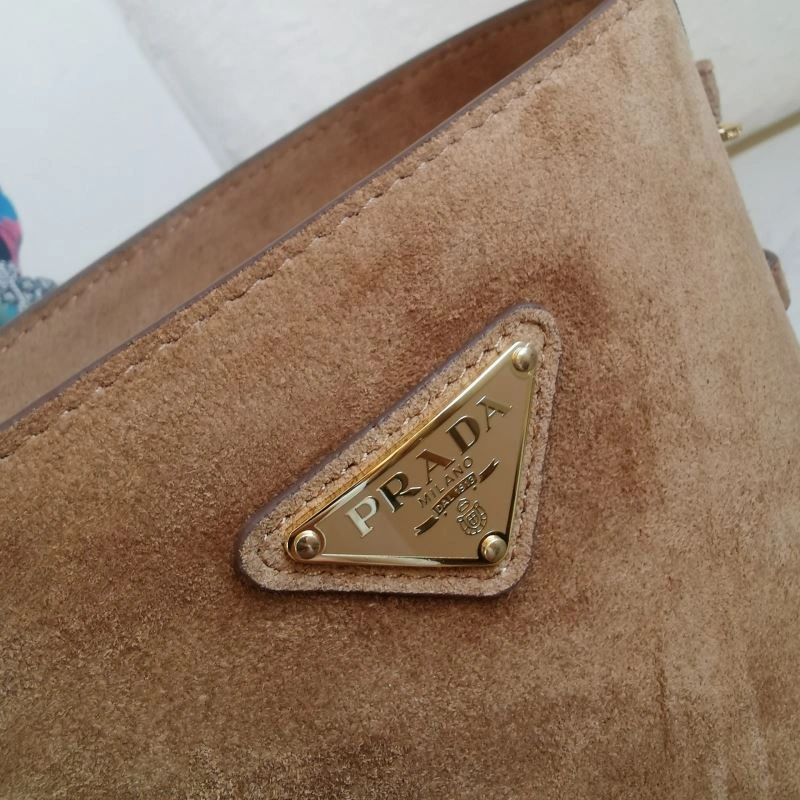 Accurate model Prada Bucket Bags