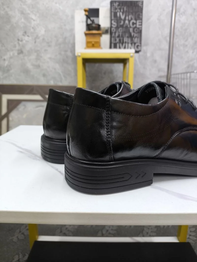 Accurate model Prada Business Shoes