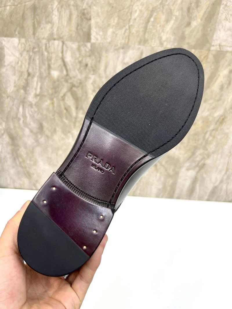 Accurate model Prada Business Shoes