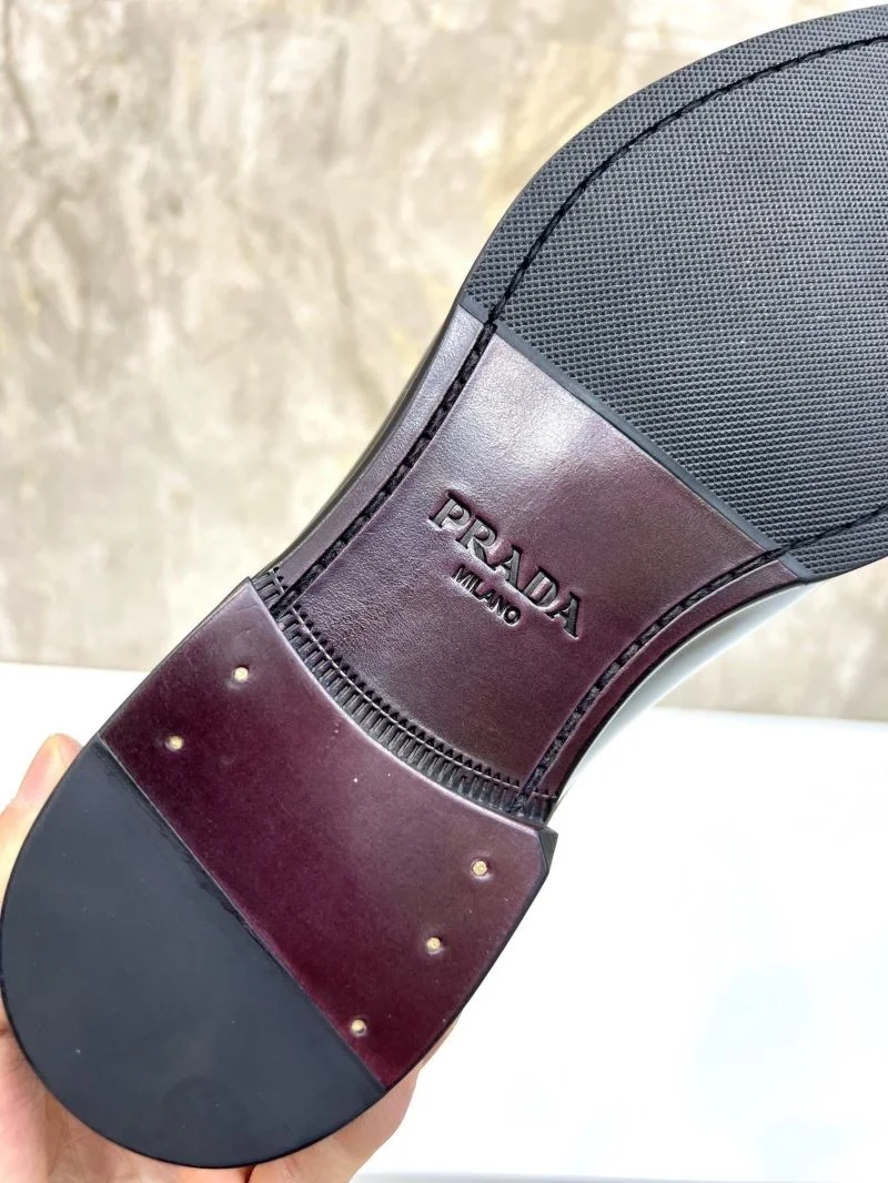 Accurate model Prada Business Shoes
