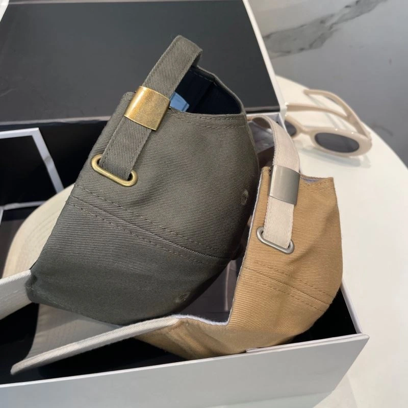 Top mirror Prada Caps