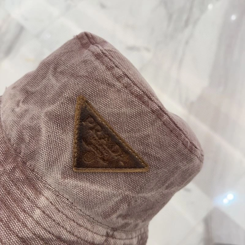 Top mirror Prada Caps