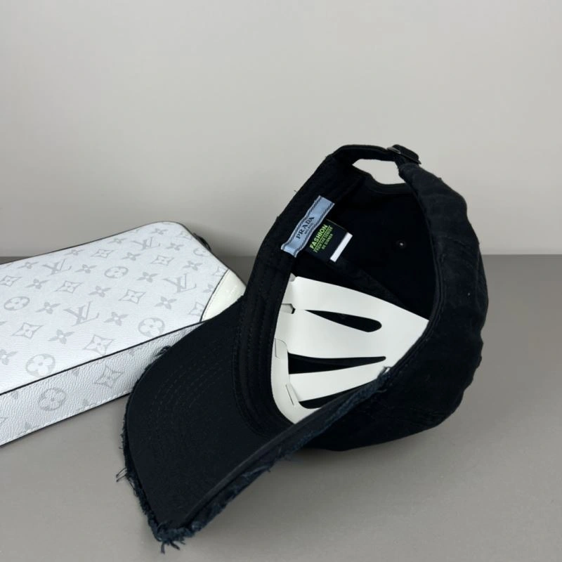Top match Prada Caps