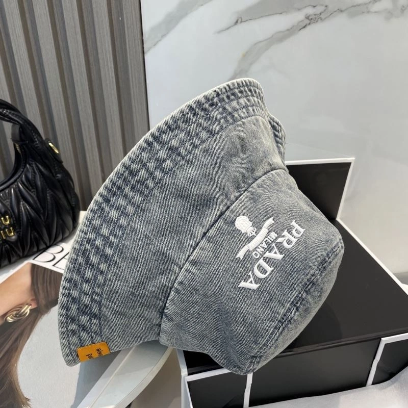 Mirror quality Prada Caps