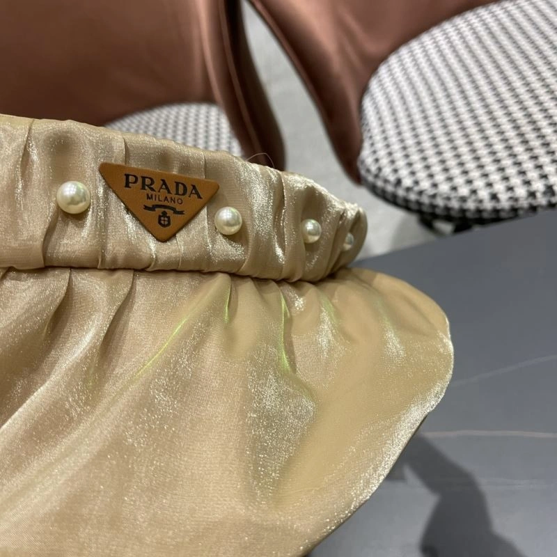 Top mirror Prada Caps