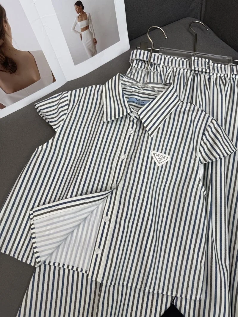 Top mirror Prada Dress Suits