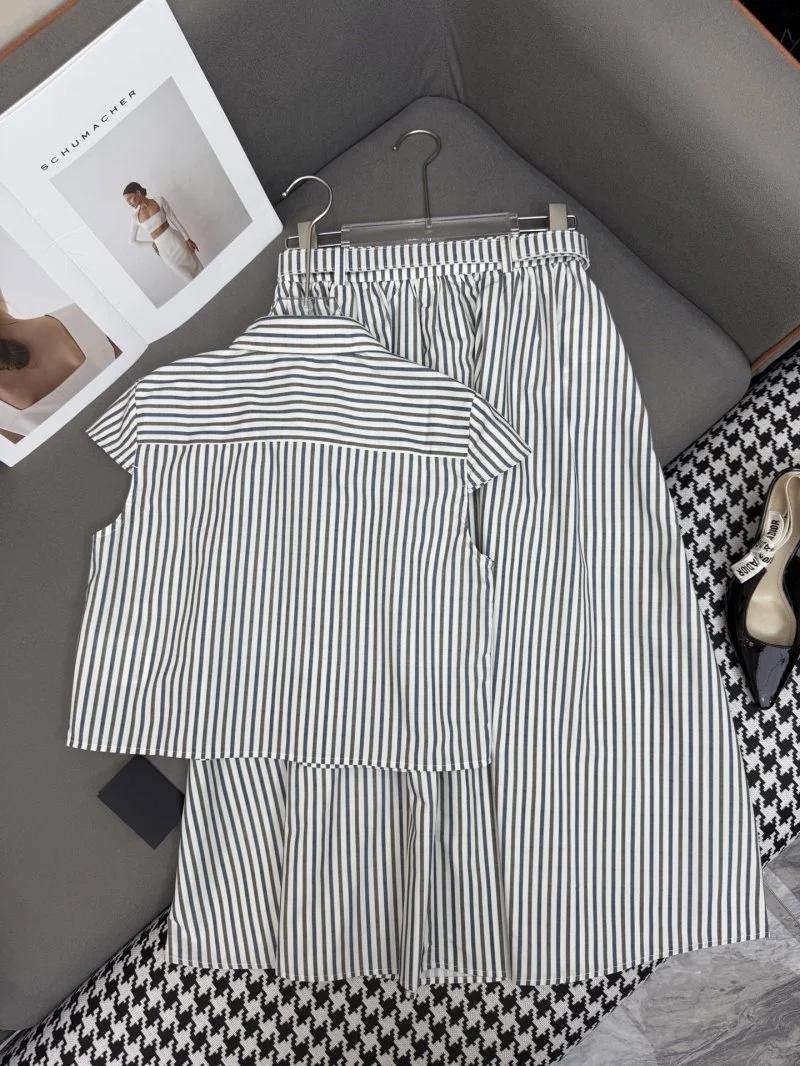 Top mirror Prada Dress Suits