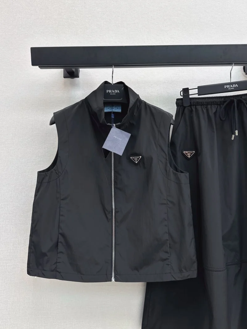 Top mirror Prada Dress Suits