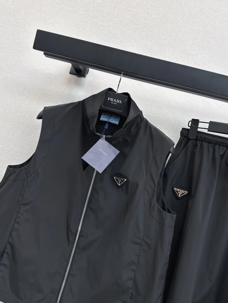 Top mirror Prada Dress Suits