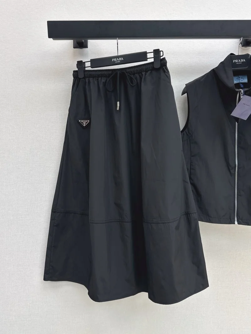 Top mirror Prada Dress Suits