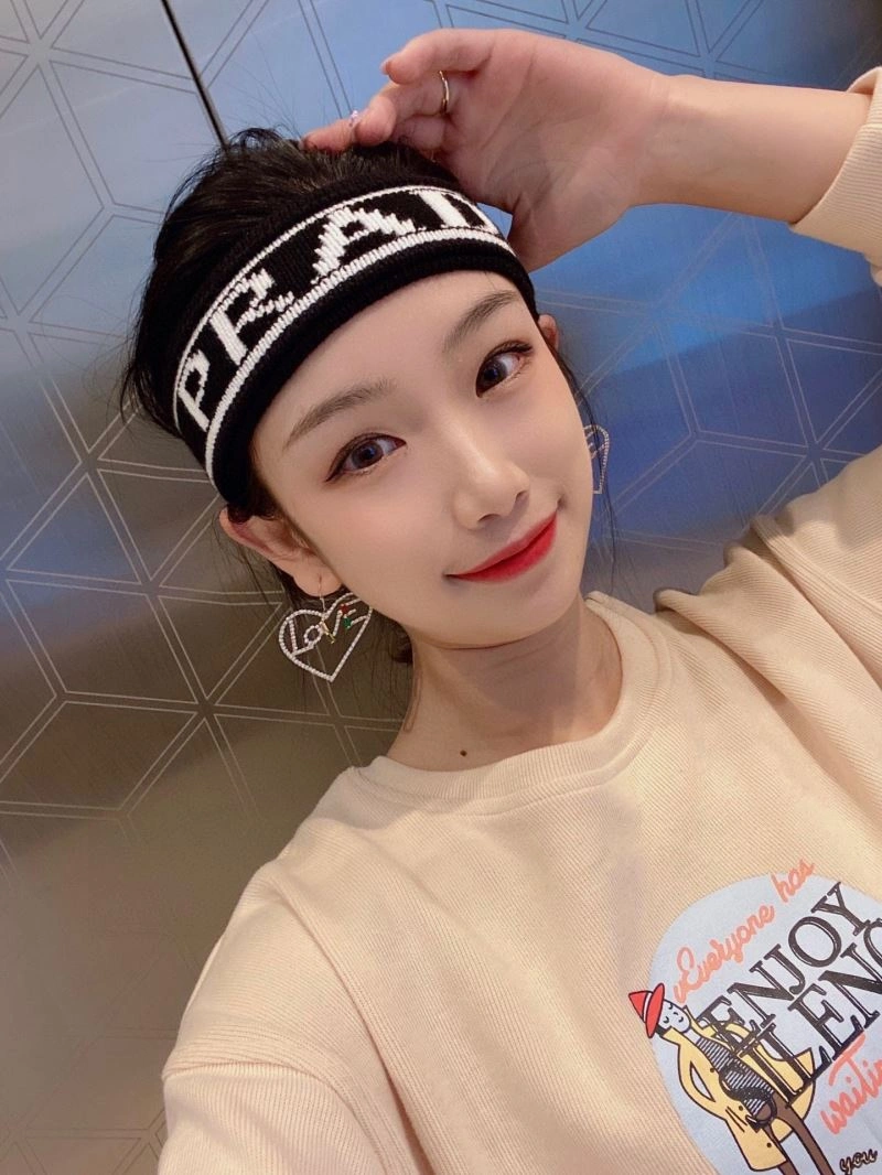 Economical Prada Hair Hoop