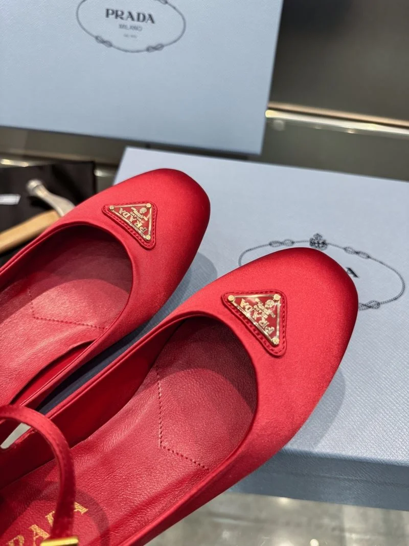 Top mirror Prada Heeled Shoes
