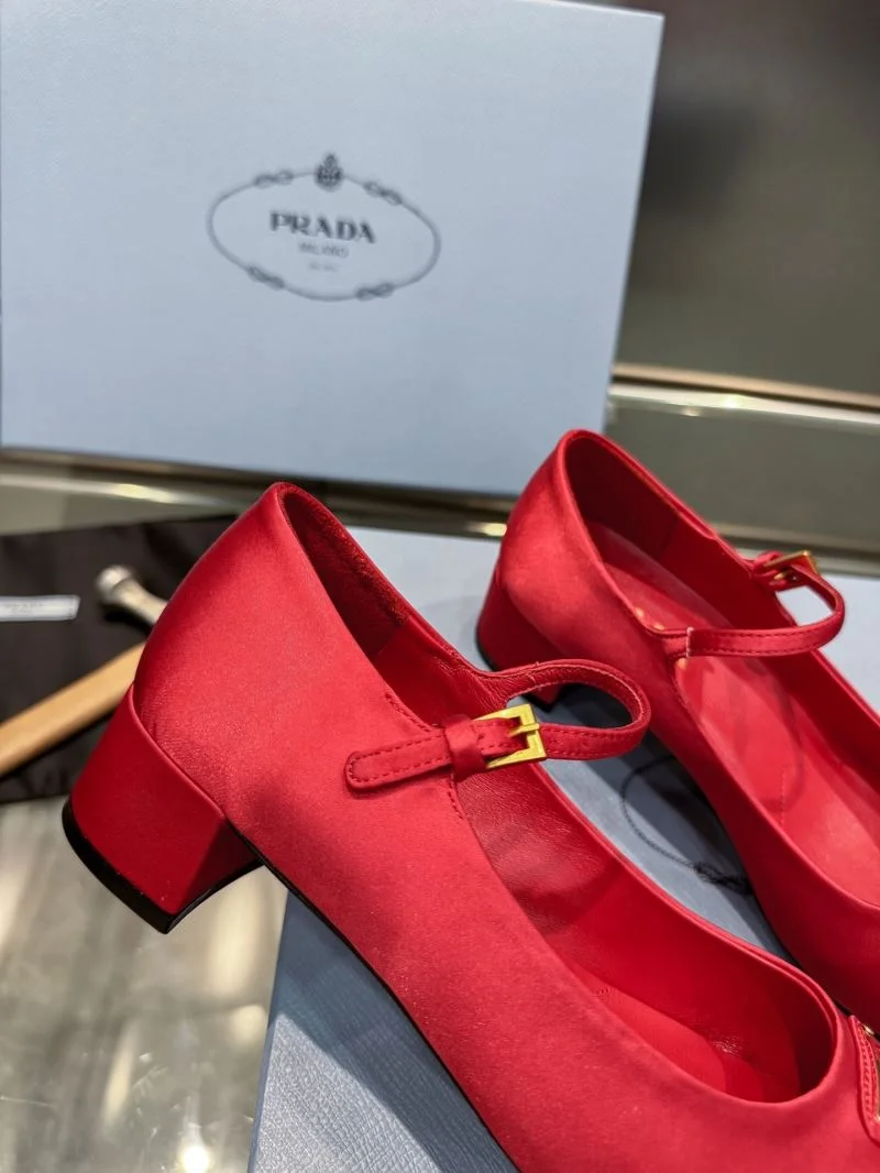 Top mirror Prada Heeled Shoes