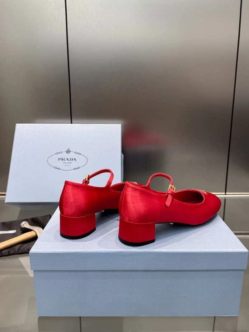 Top mirror Prada Heeled Shoes