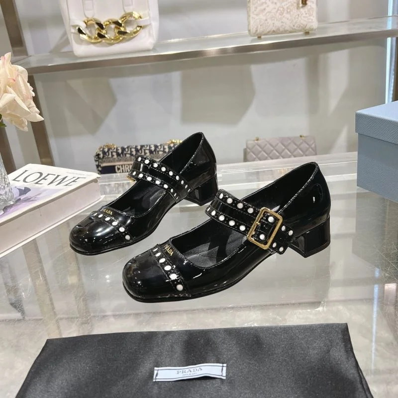 Accurate model Prada Heeled Shoes