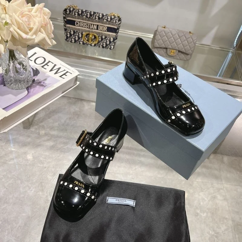 Accurate model Prada Heeled Shoes