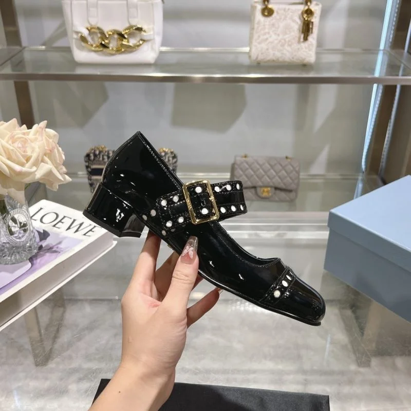 Accurate model Prada Heeled Shoes