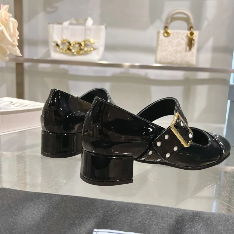 Accurate model Prada Heeled Shoes